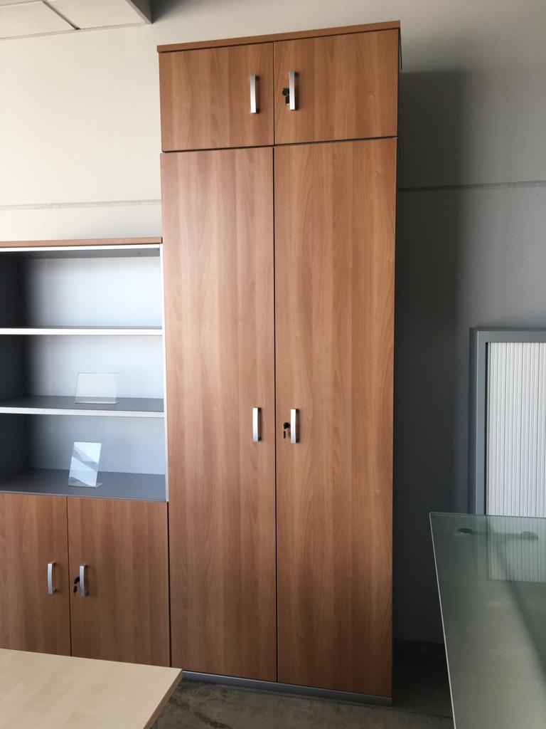 Armario con altillo - Torres Oficinas